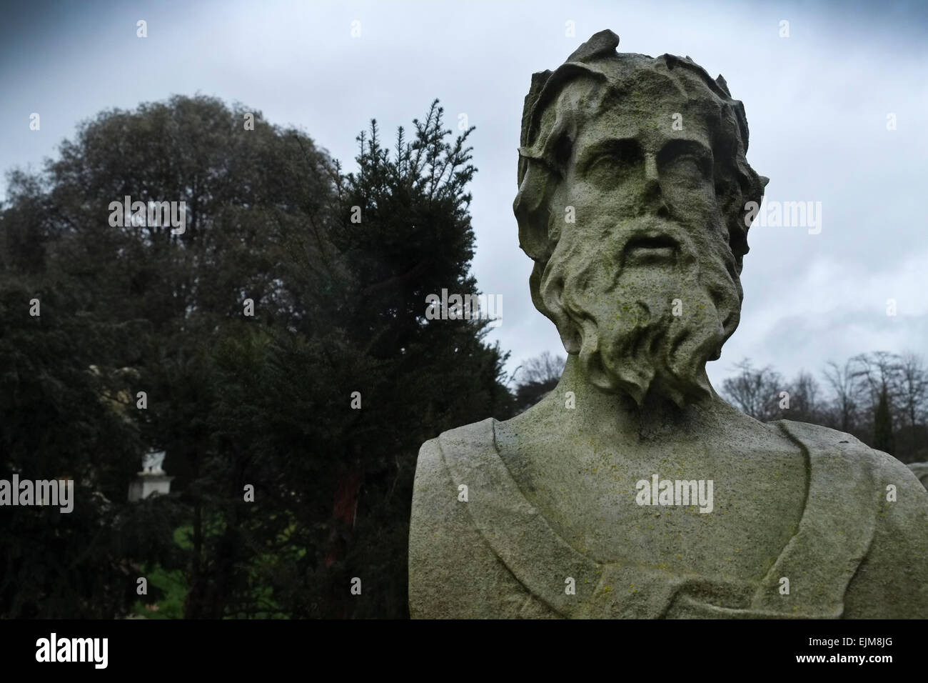 Damaged classical statue hi-res stock photography and images - Alamy
