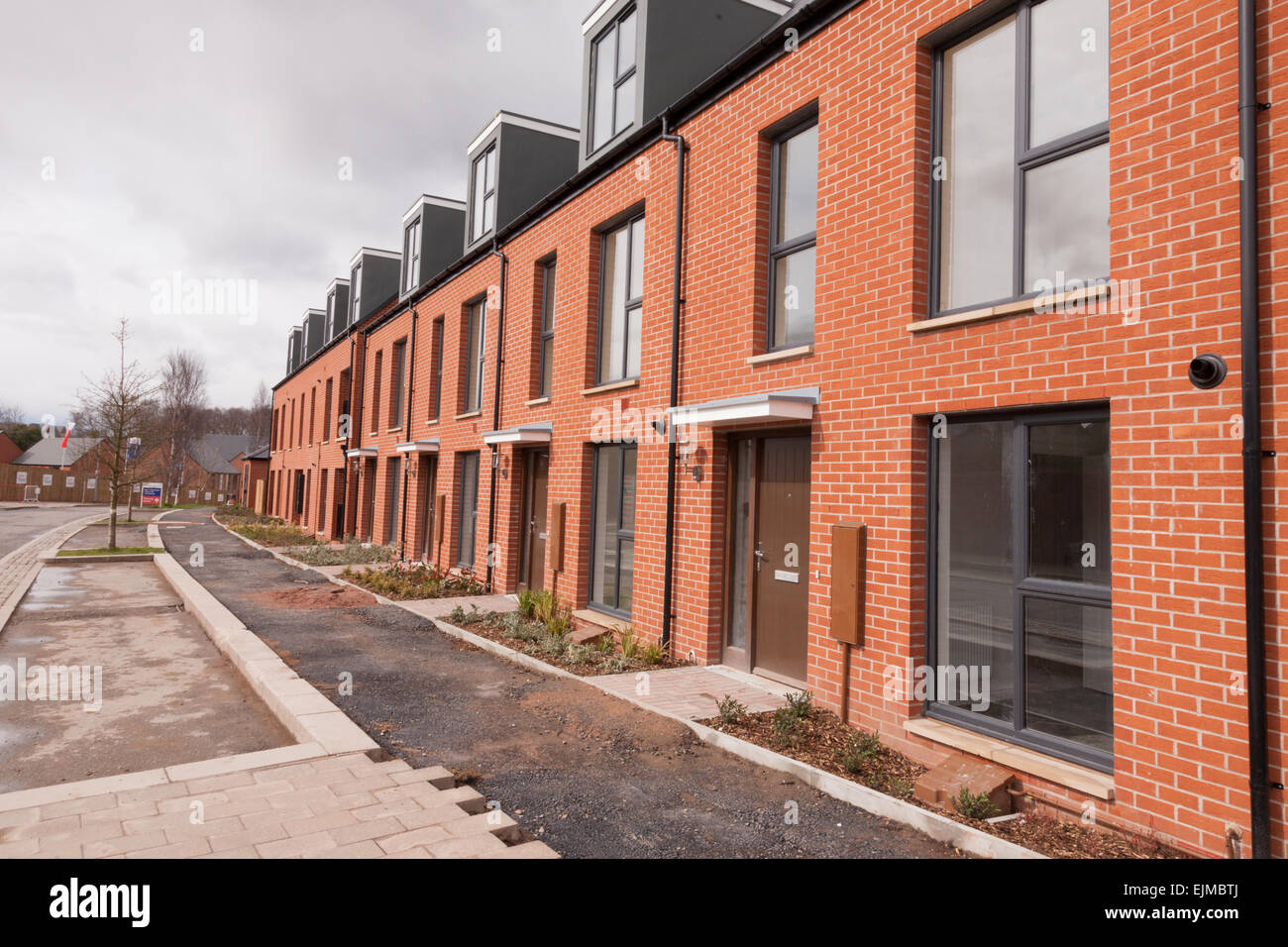 New build terrace property houses hi-res stock photography and images ...