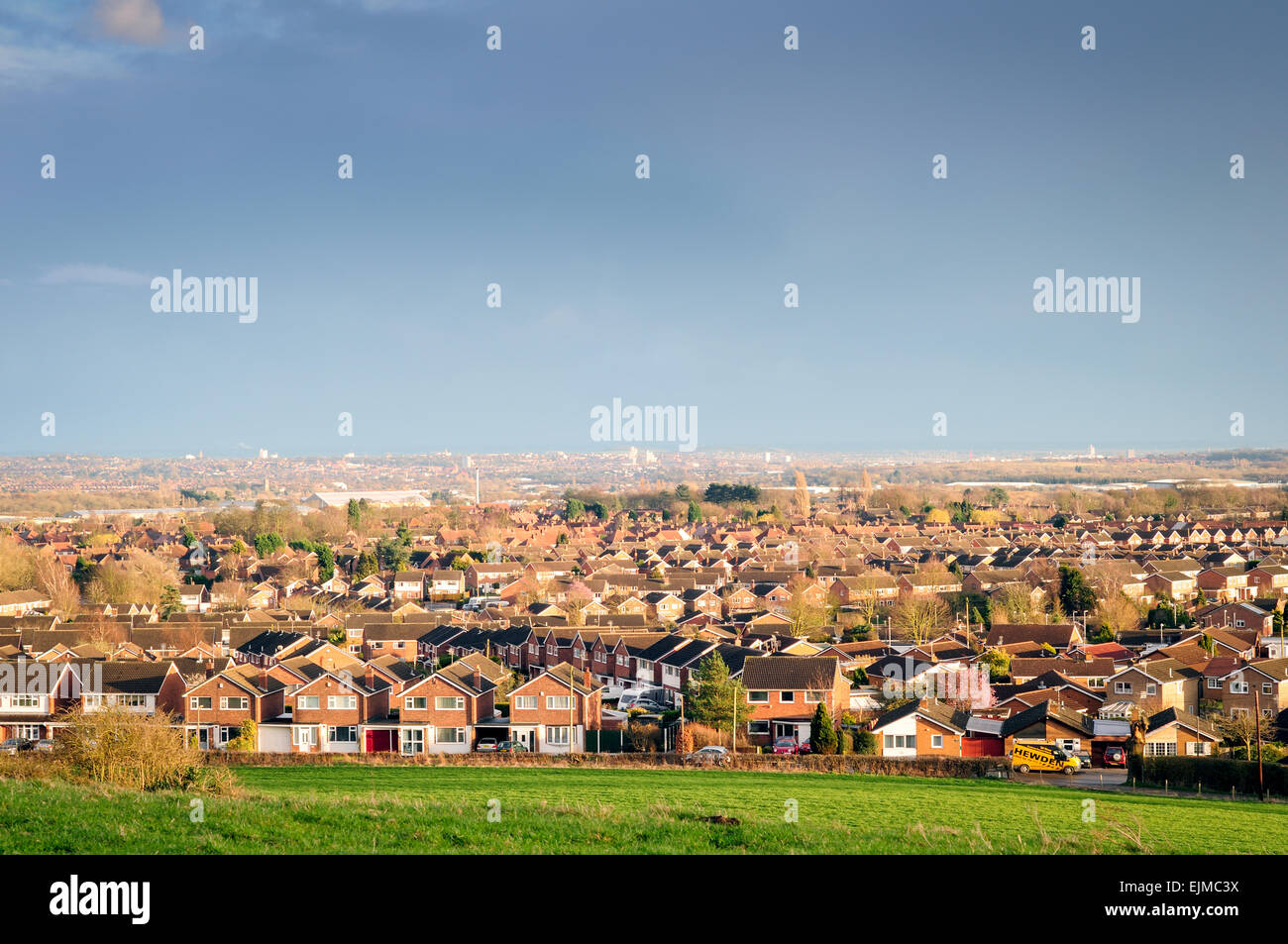 Hucknall, Nottinghamshire, UK. 29th March 2015.Last light of the day ...
