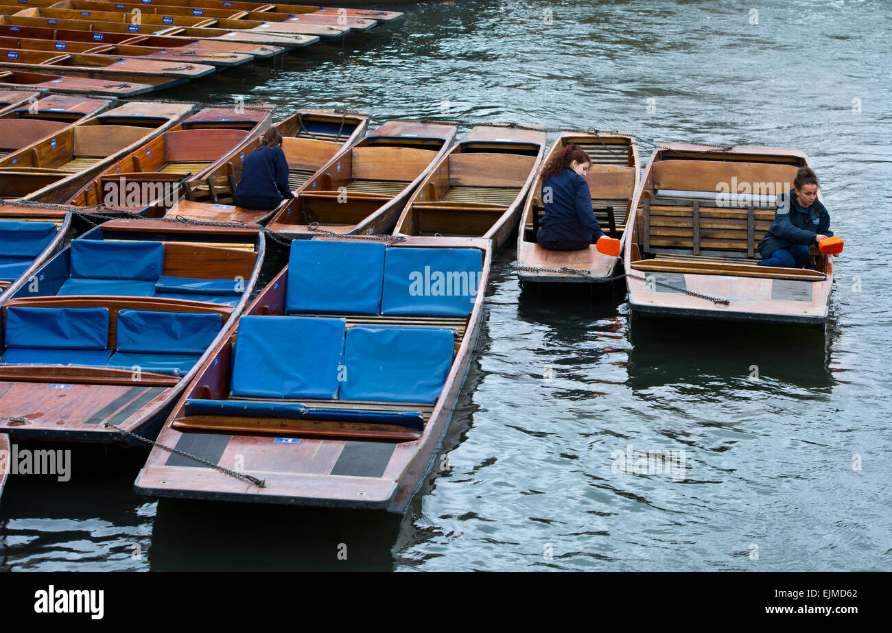Bailing water hi-res stock photography and images - Alamy