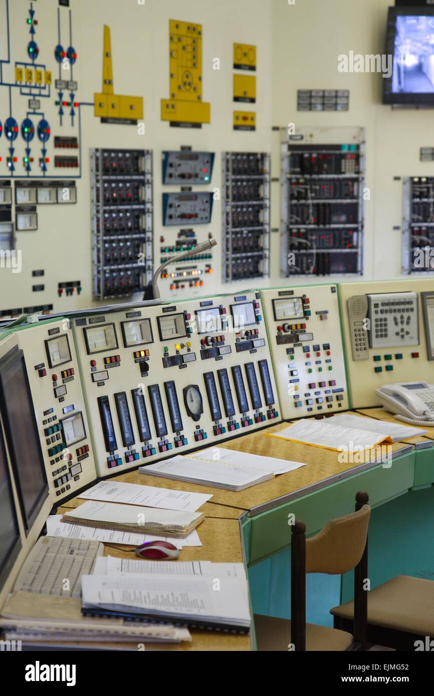 High voltage switch room electricity hi-res stock photography and ...