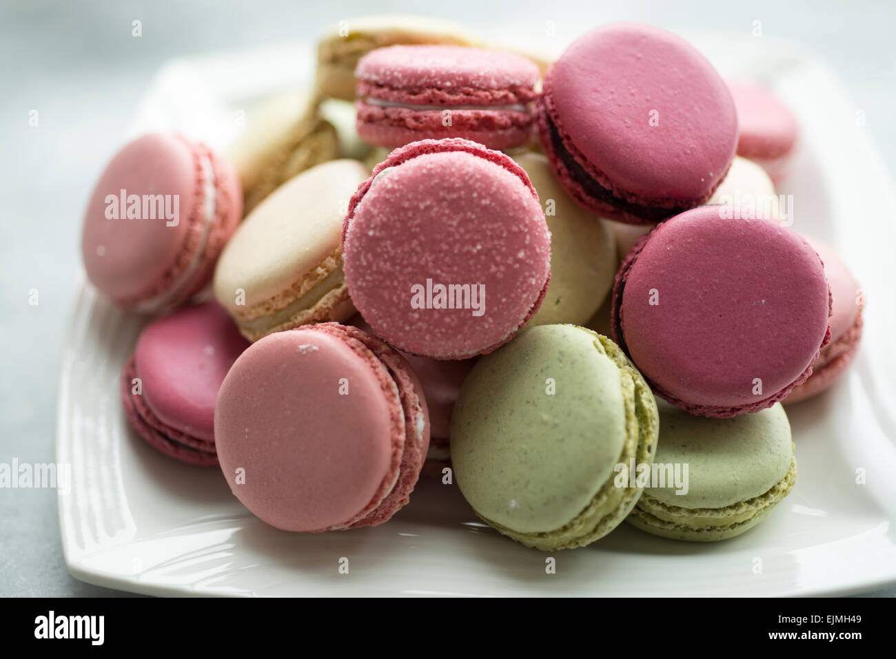 Pastel colored french macarons hi-res stock photography and images - Alamy