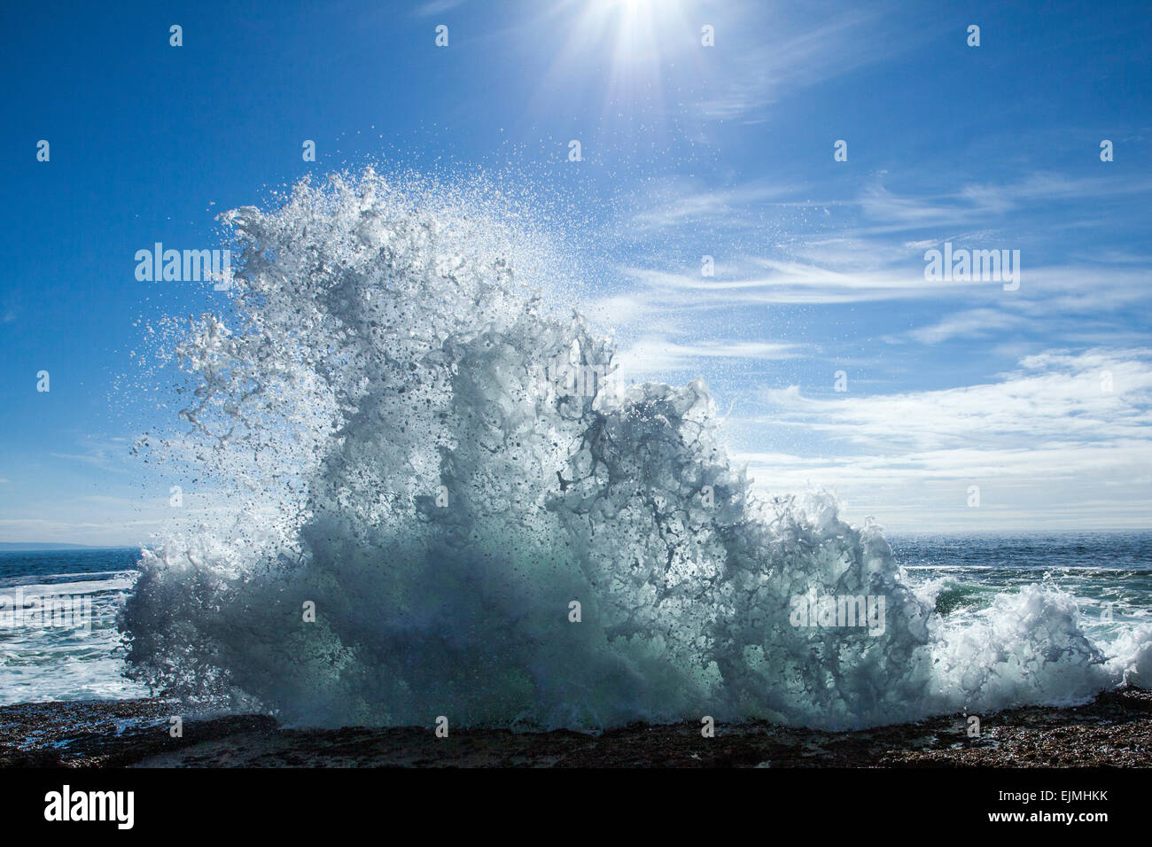 Crashing blue wave hi-res stock photography and images - Alamy