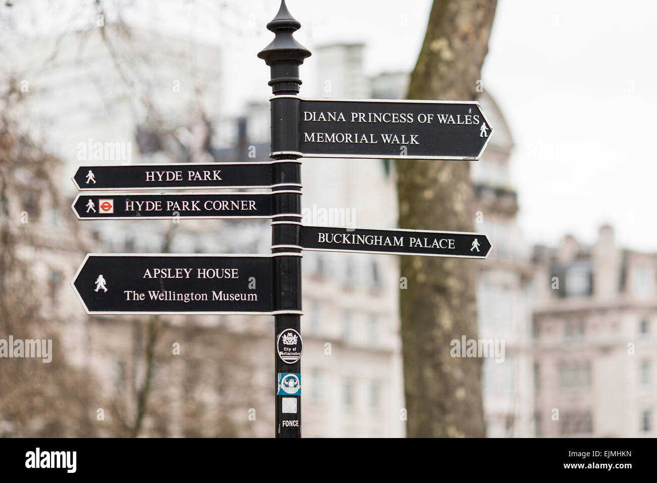 Sign post london england hi-res stock photography and images - Alamy