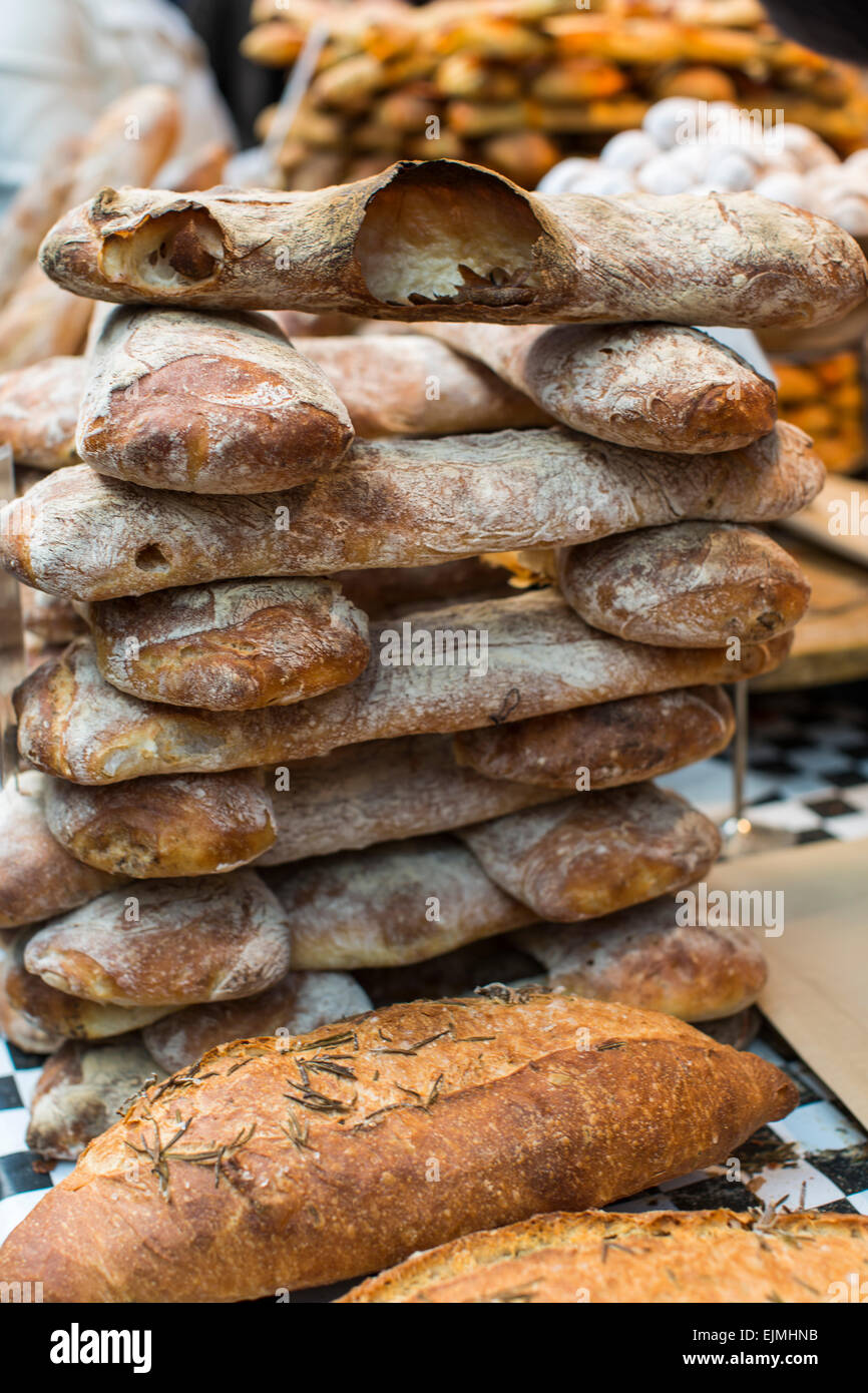 Market stall bread hi-res stock photography and images - Alamy