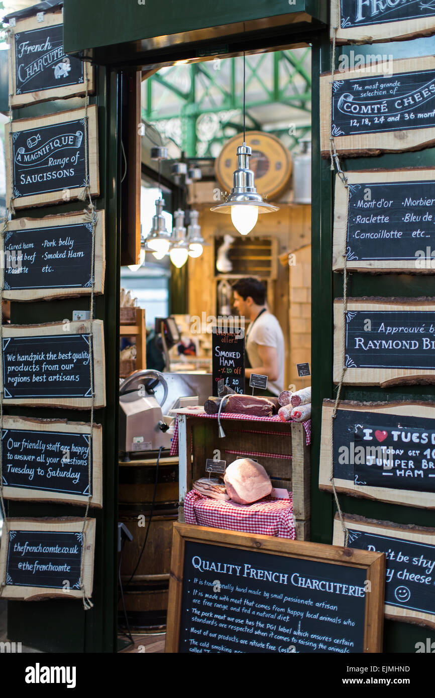 Market stall signs hi-res stock photography and images - Alamy
