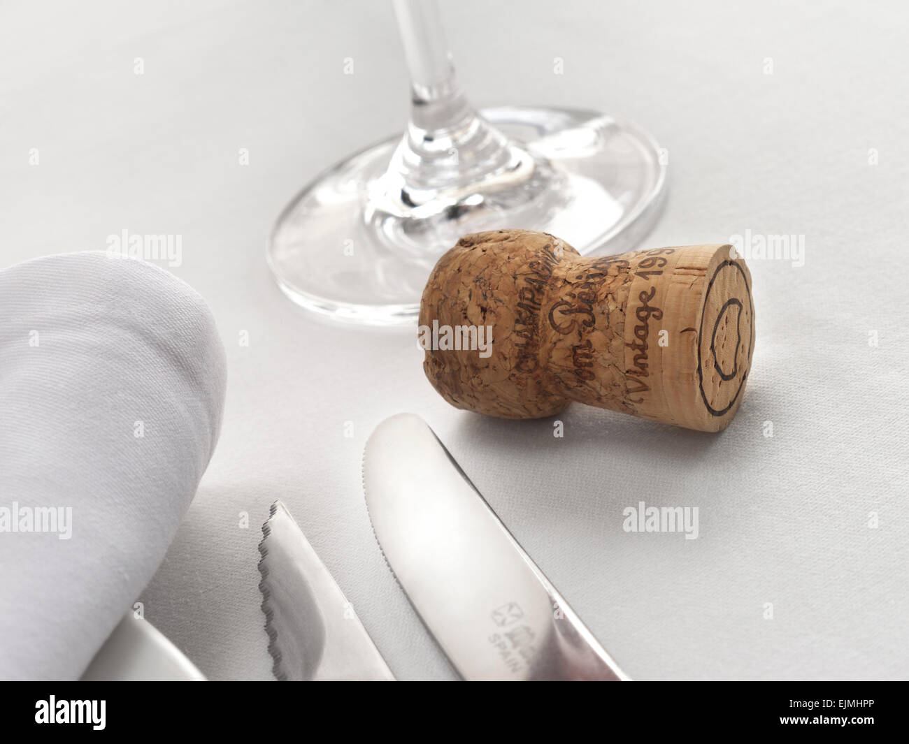 Fine dining table hi-res stock photography and images - Alamy
