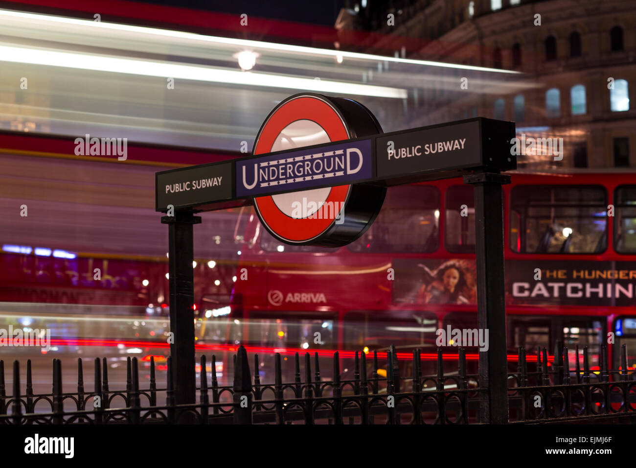 Underground sign, buses and lights. Trafalgar Square, London Stock ...