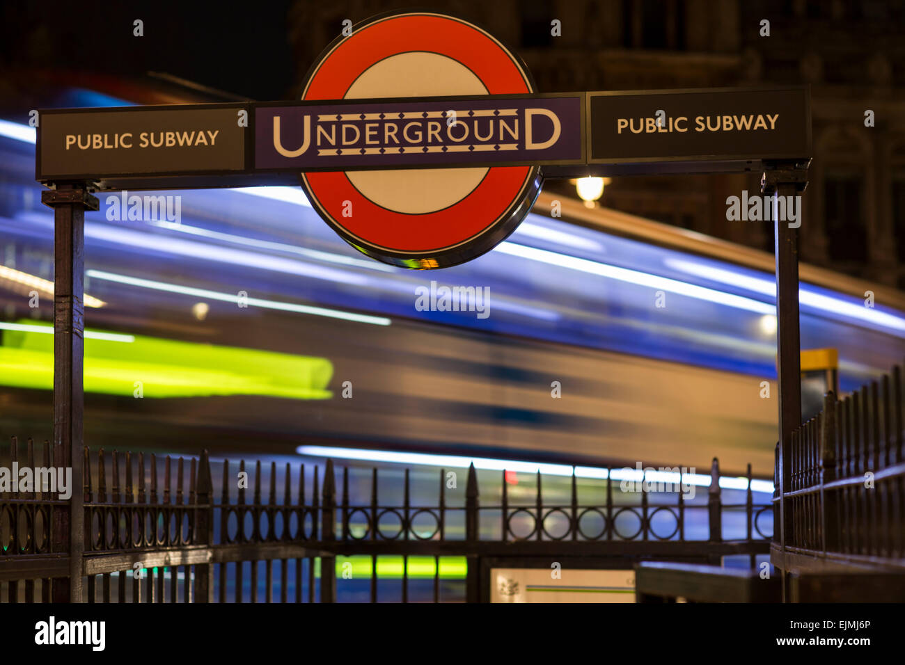 Underground sign, buses and lights. Trafalgar Square, London Stock ...