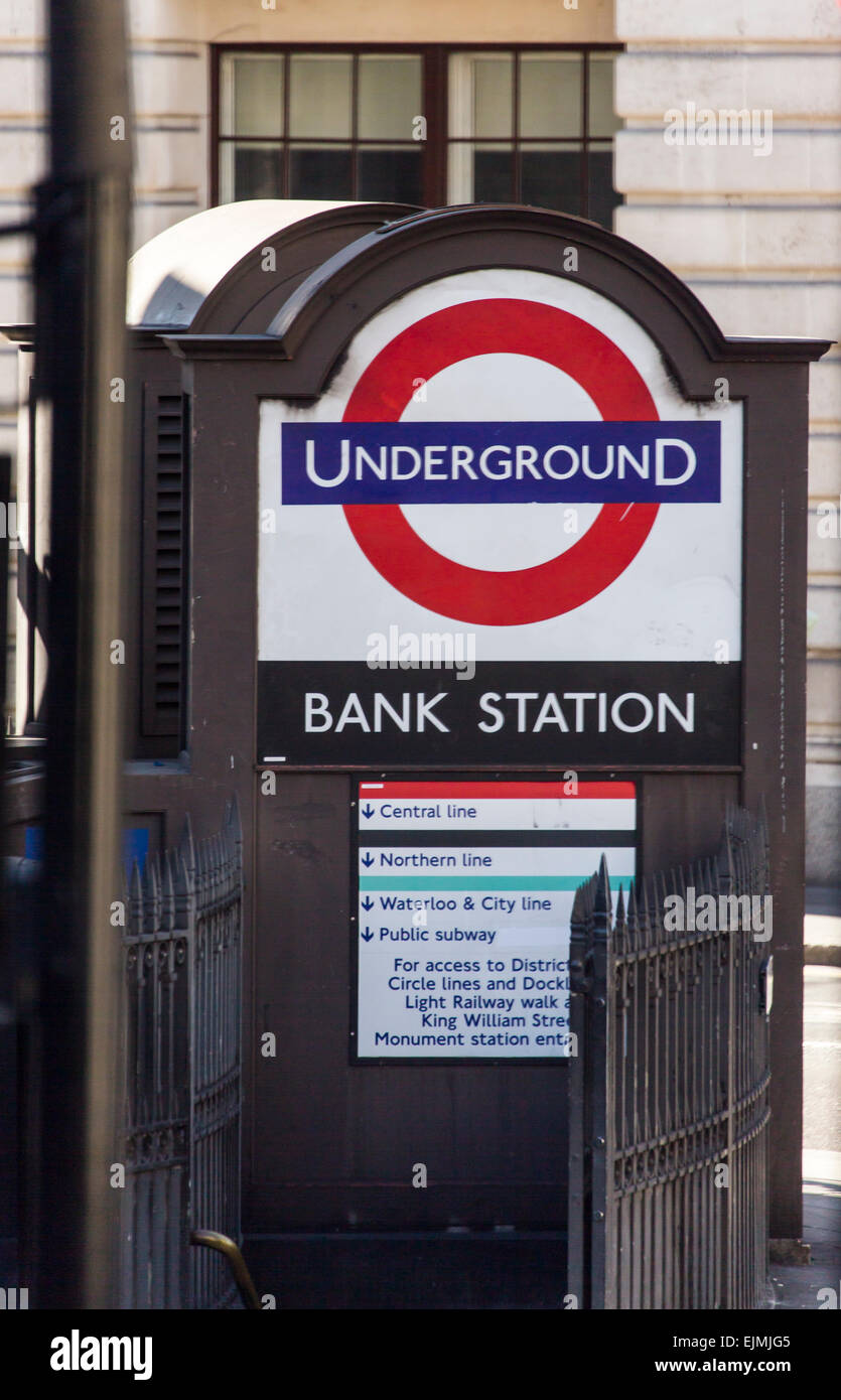Bank underground station hi-res stock photography and images - Alamy