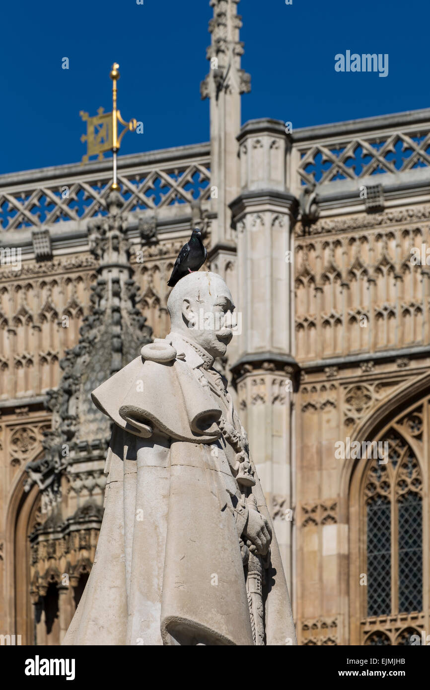 Westminster Abbey exterior details, George V statue, London Stock Photo ...