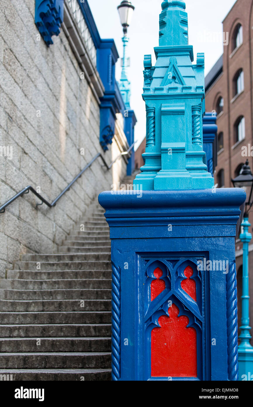 Blue painted bridge hi-res stock photography and images - Alamy