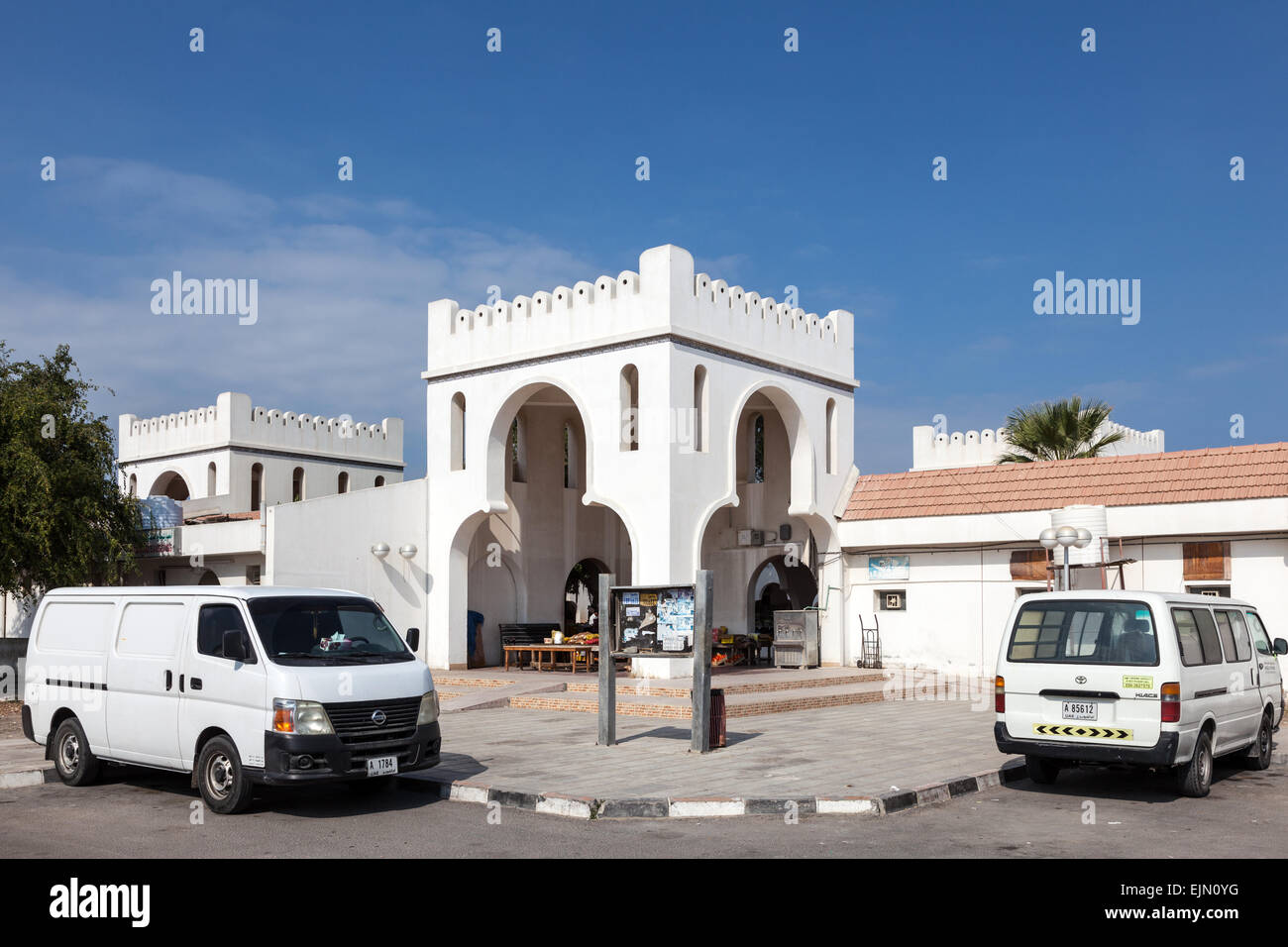 Dubai traditional souq market hi-res stock photography and images - Alamy