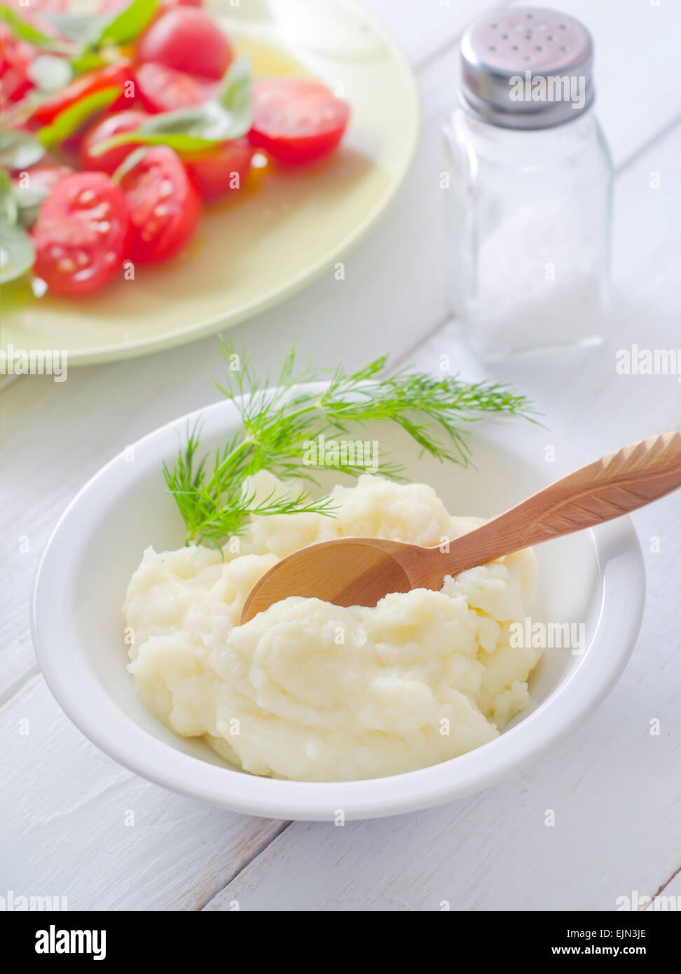 Mushed potato in the white bowl Stock Photo - Alamy