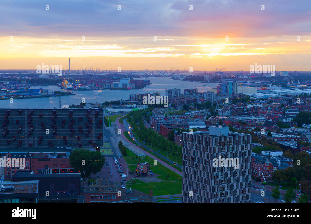 Rotterdam night view hi-res stock photography and images - Alamy