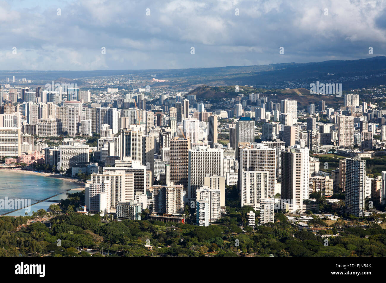 Honolulu, Hawaii, USA. 20th Mar, 2015. A view of the south side of Oahu ...