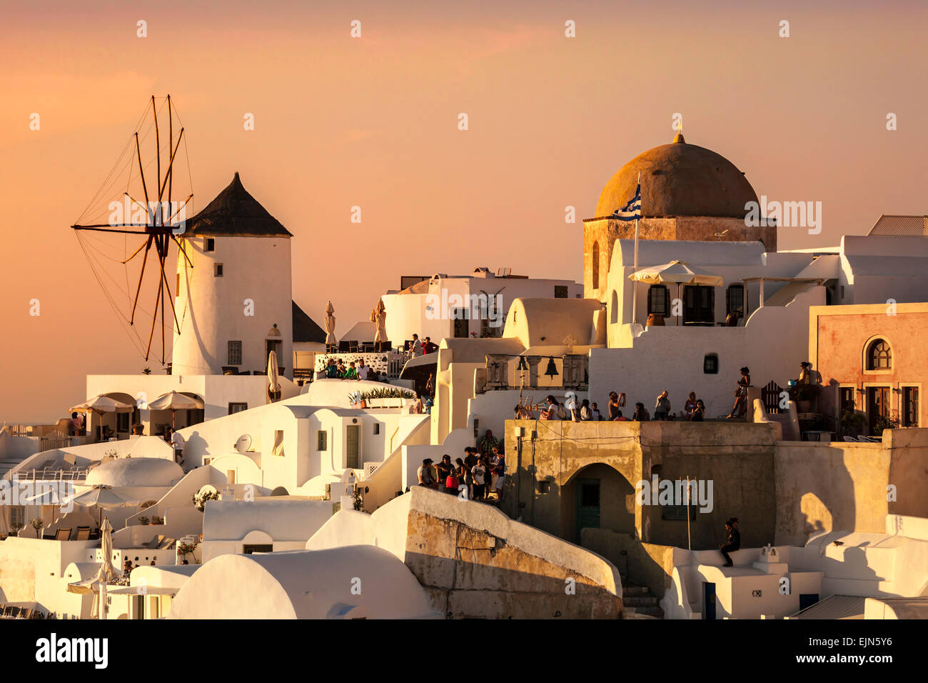 Old whitewashed buildings hi-res stock photography and images - Alamy