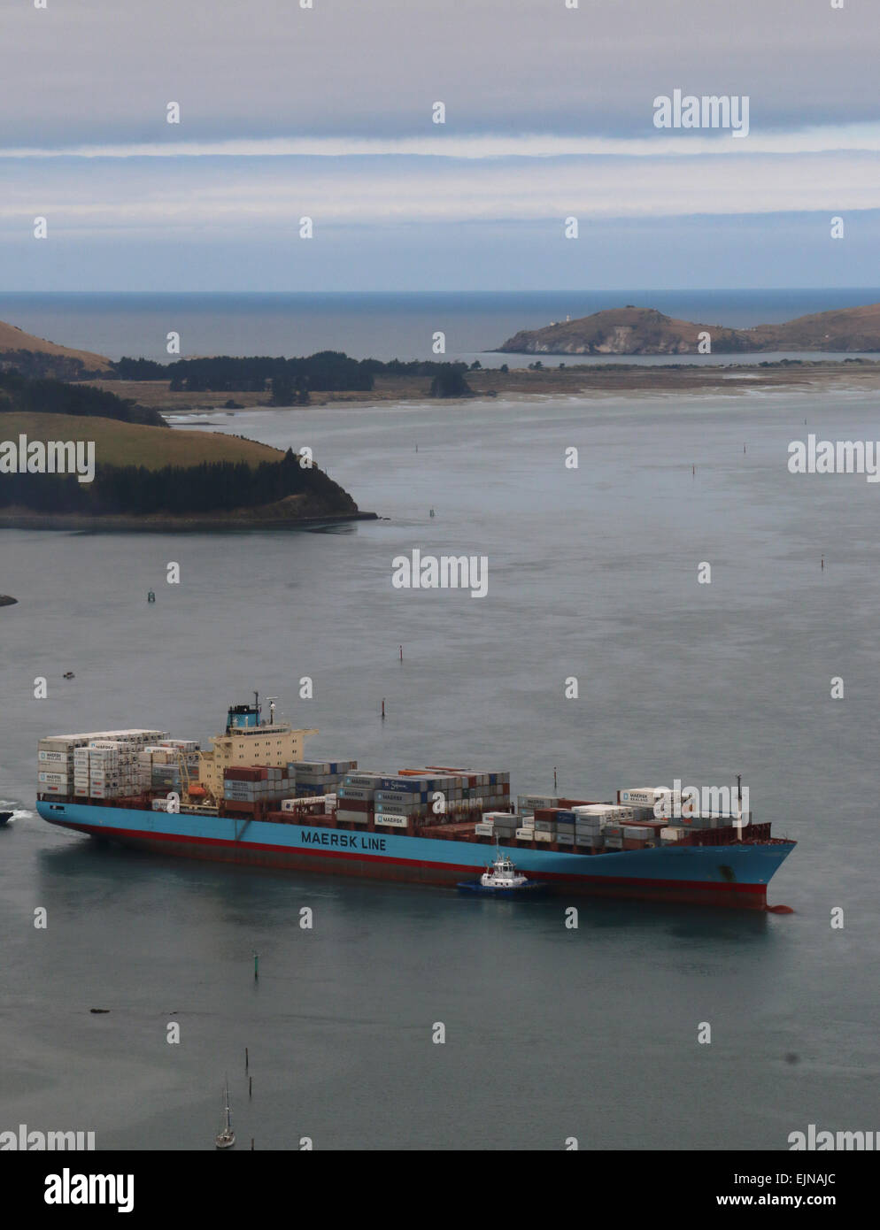 Ship entering port hi-res stock photography and images - Alamy