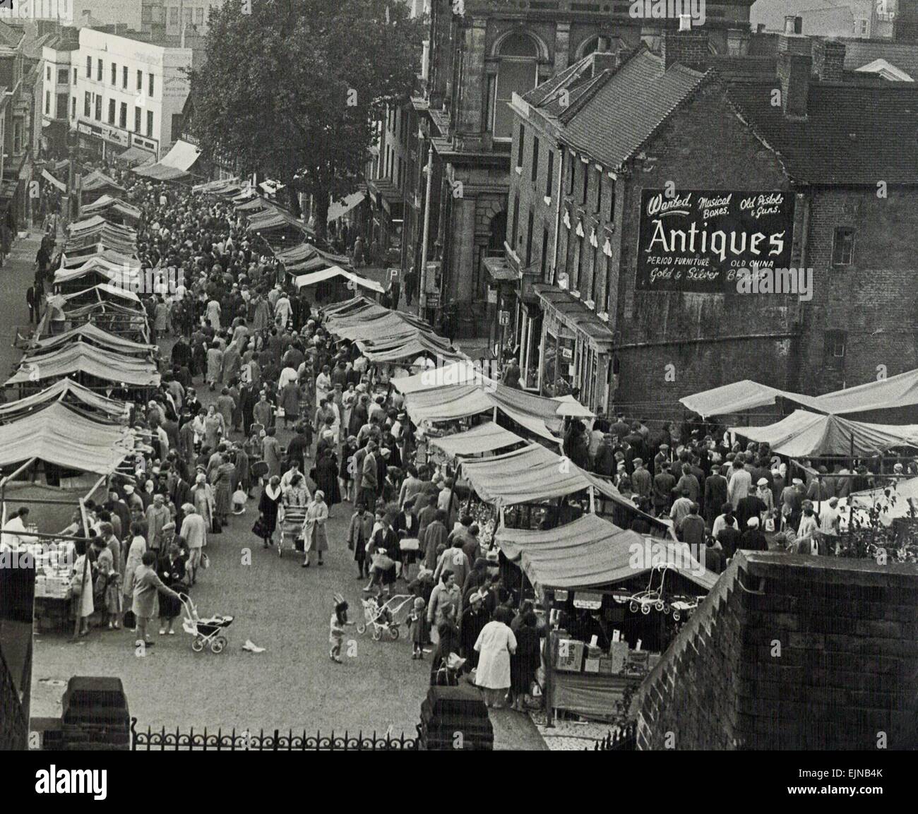 Walsall Market. 09-10-1952 Stock Photo - Alamy