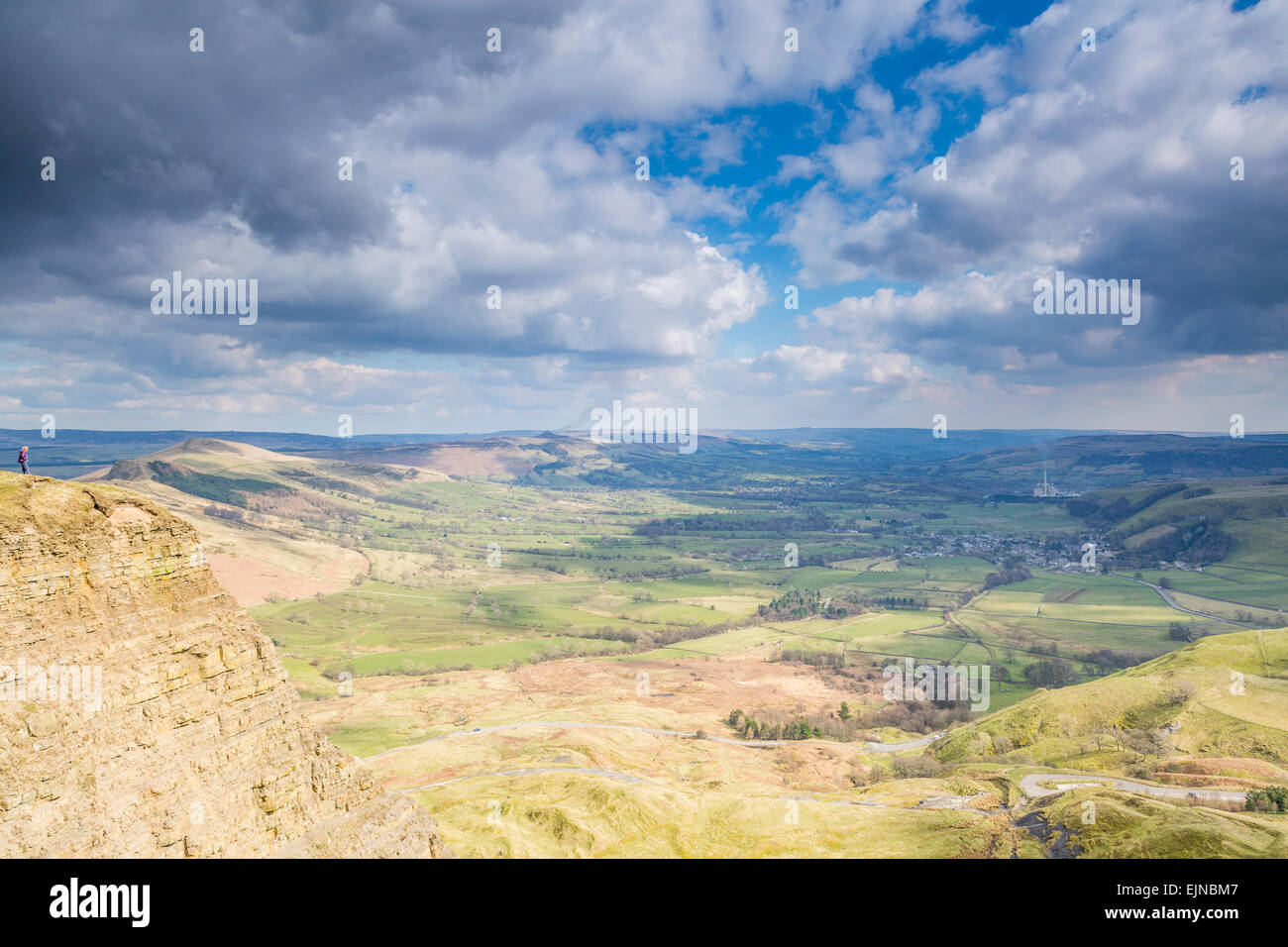 The view of Castleton from the top of Mam Tor in the Peak District ...