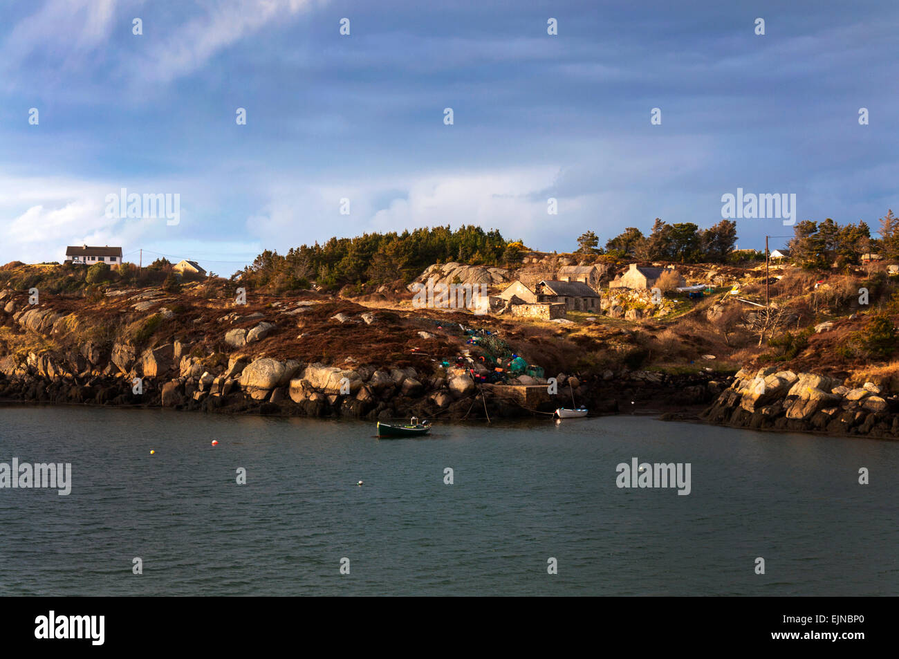 Shellfishing boats and fishermans cottages at Lackbeg, near Burtonport ...