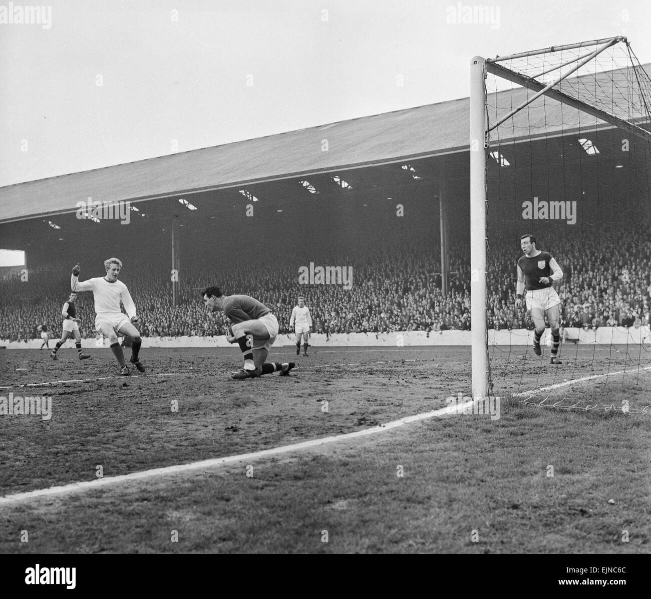 1960's football grounds hi-res stock photography and images - Alamy