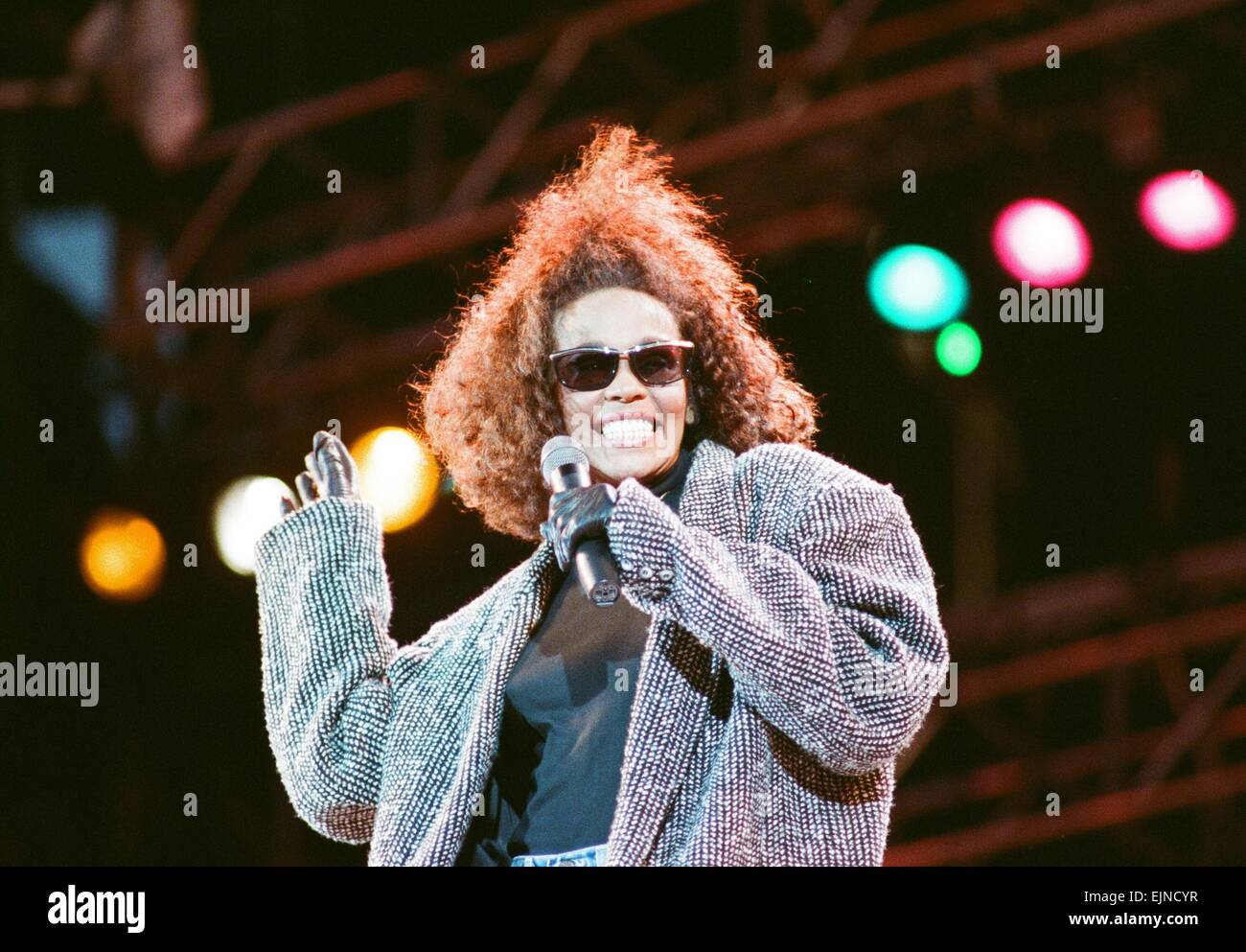 Whitney Houston singing at Freedomfest: Nelson Mandela 70th Birthday ...