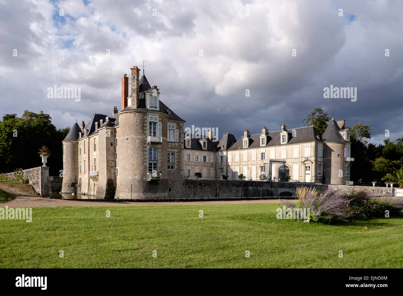 Avaray hi-res stock photography and images - Alamy