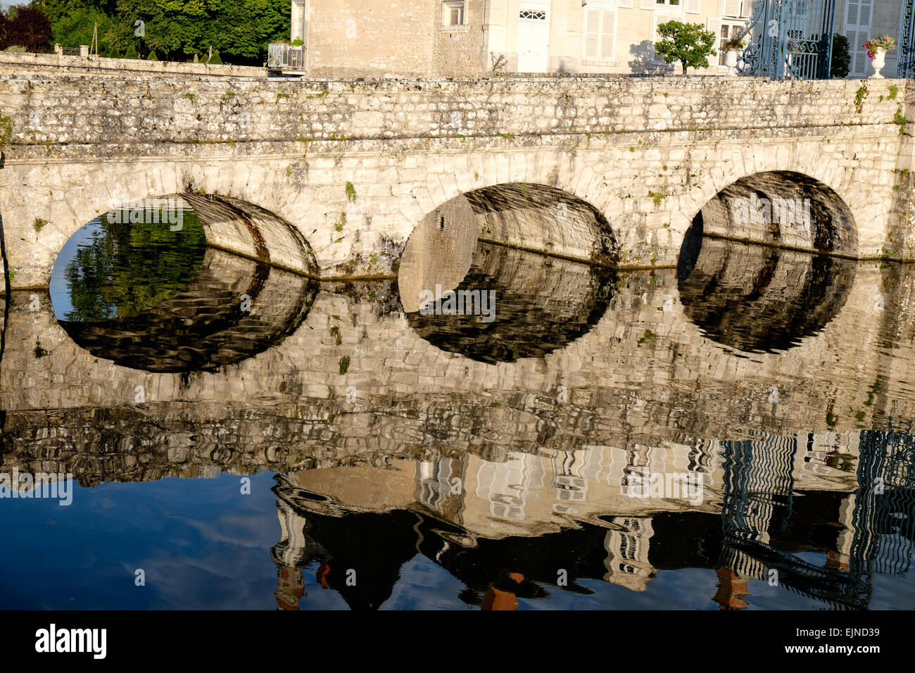 Avaray hi-res stock photography and images - Alamy