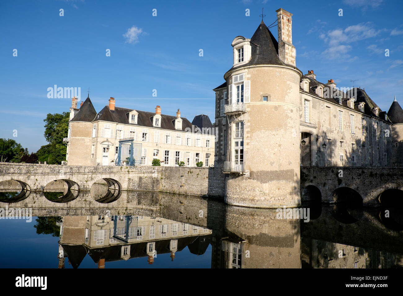 Avaray hi-res stock photography and images - Alamy