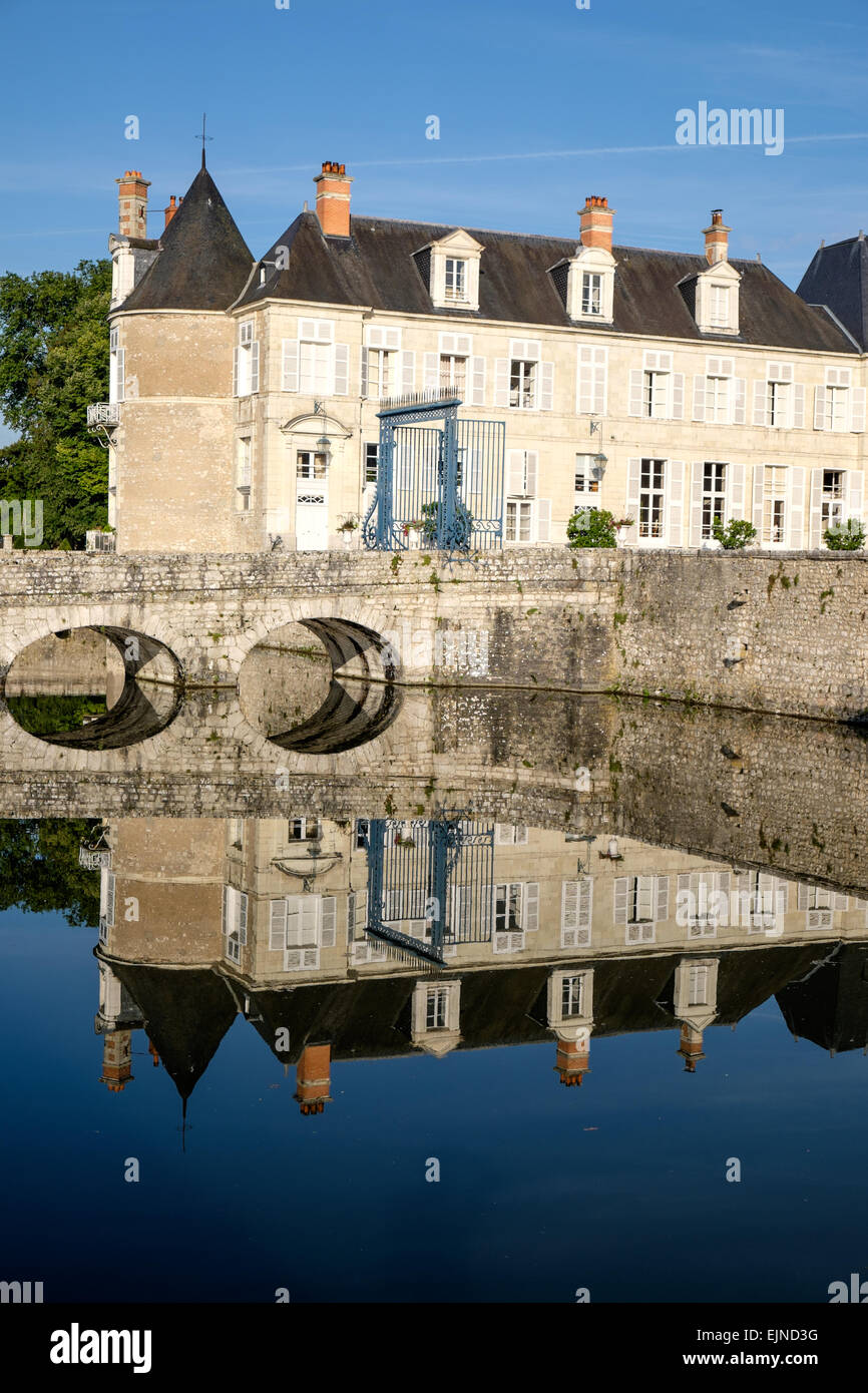 Avaray hi-res stock photography and images - Alamy