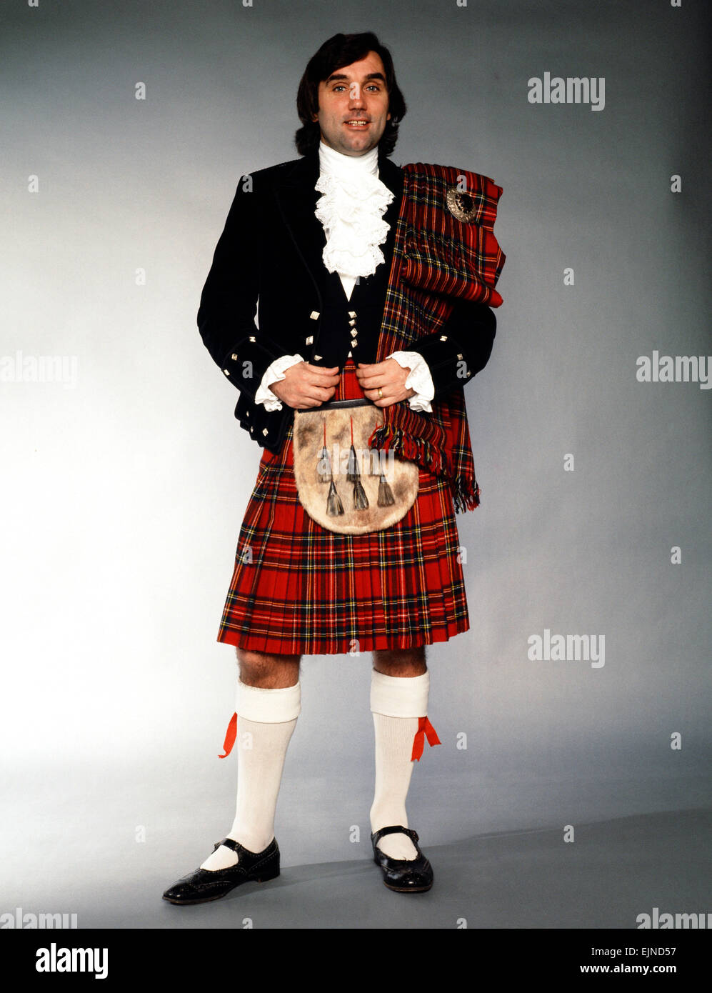 George Best wearing a kilt after signing for Hibernian. 24th November ...