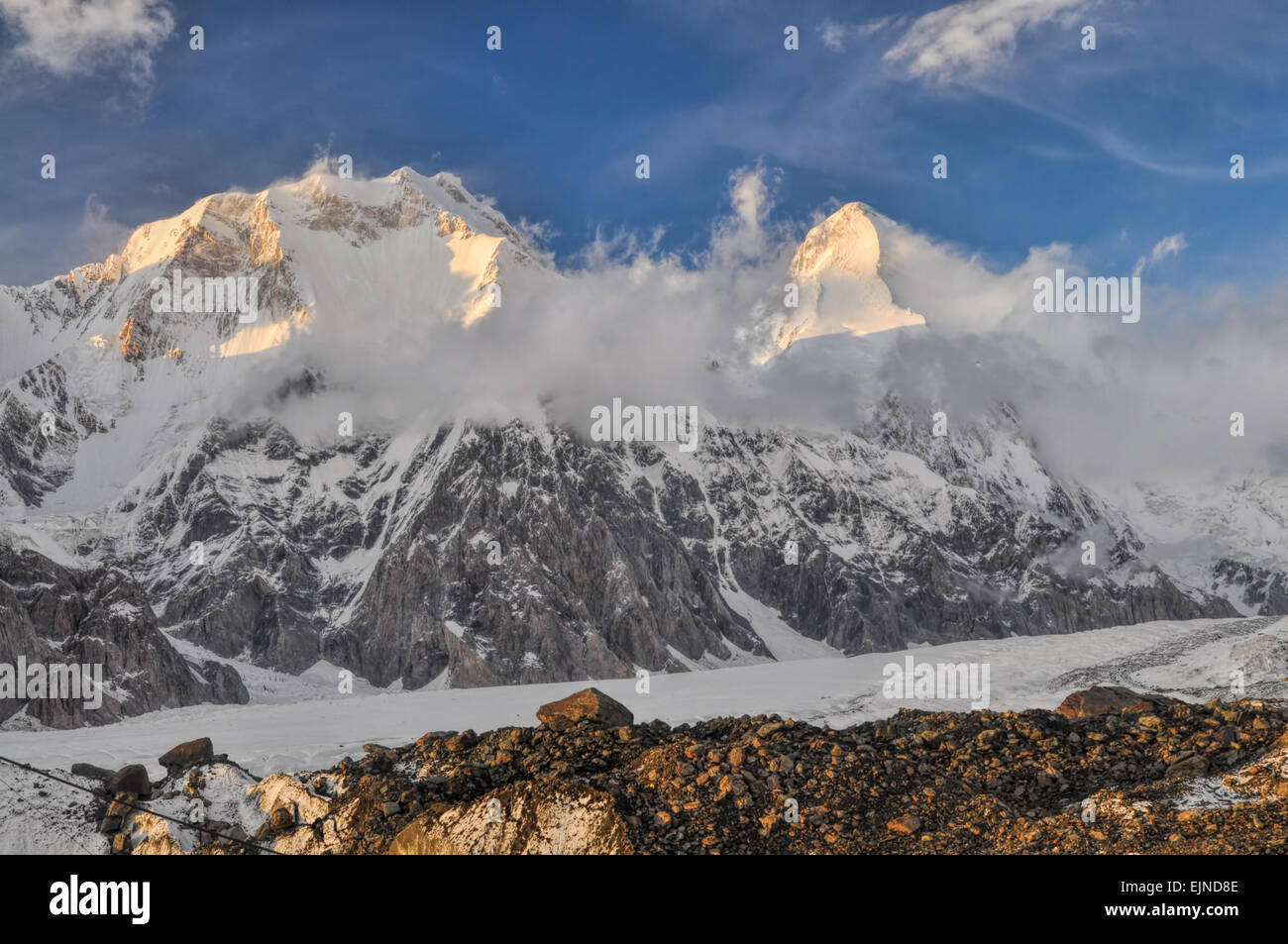 Tian shan mountain hi-res stock photography and images - Alamy
