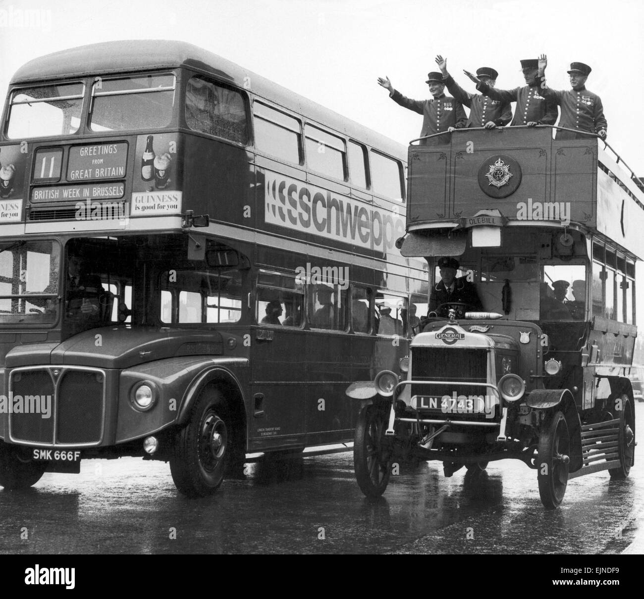 Modern british bus Black and White Stock Photos & Images - Alamy