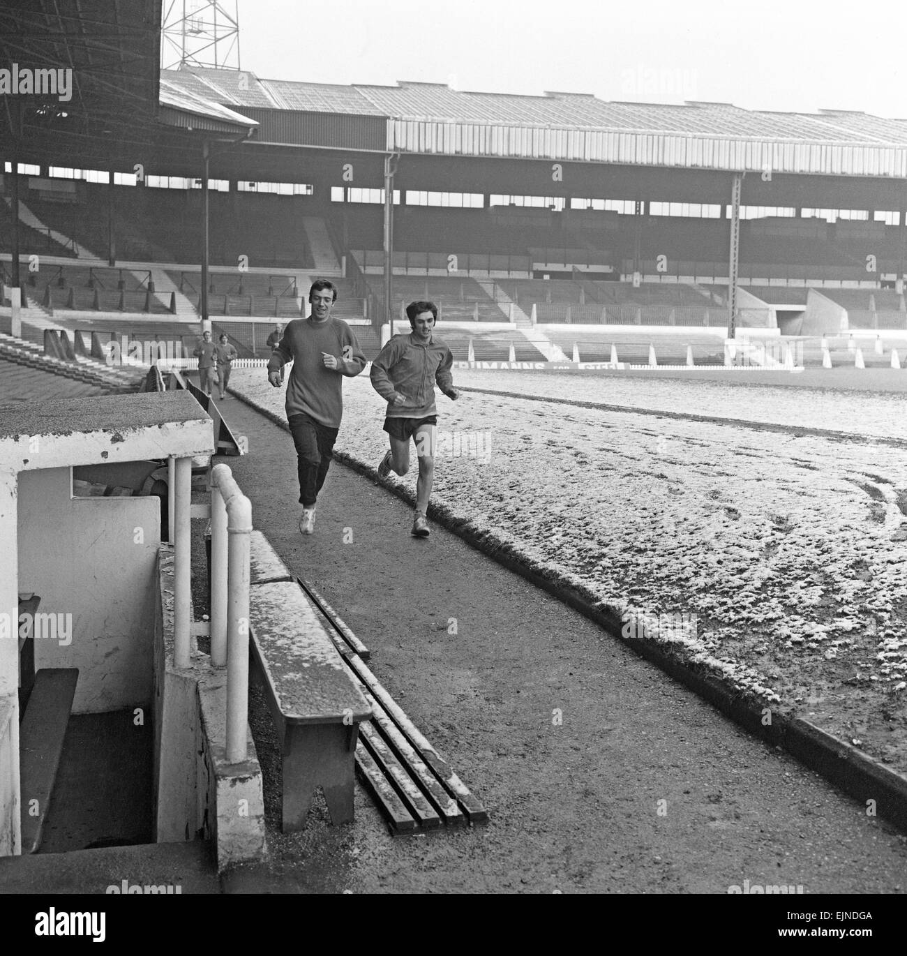 Old trafford stadium empty Black and White Stock Photos & Images - Alamy