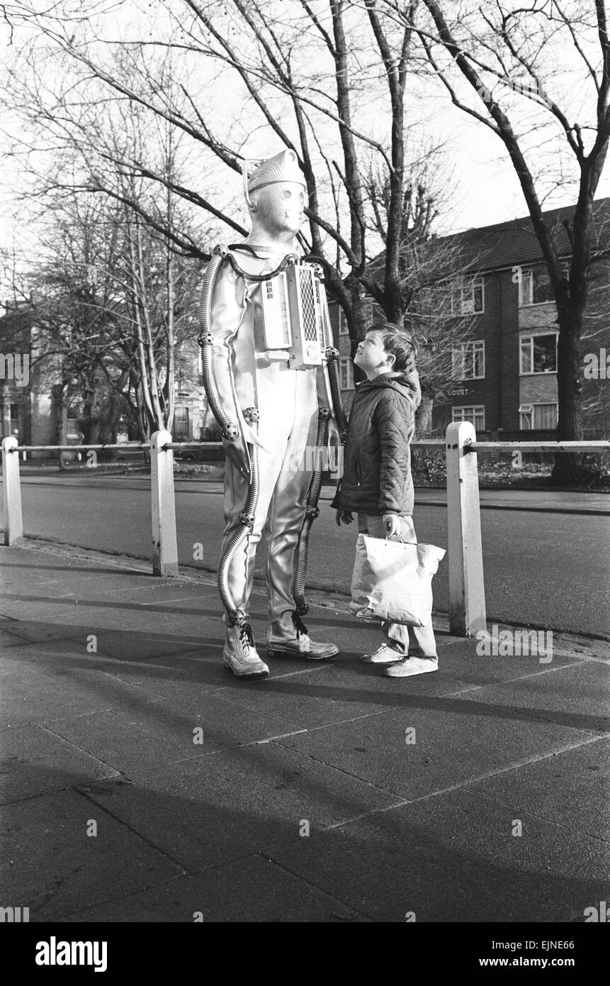 Cybermen ealing hi-res stock photography and images - Alamy