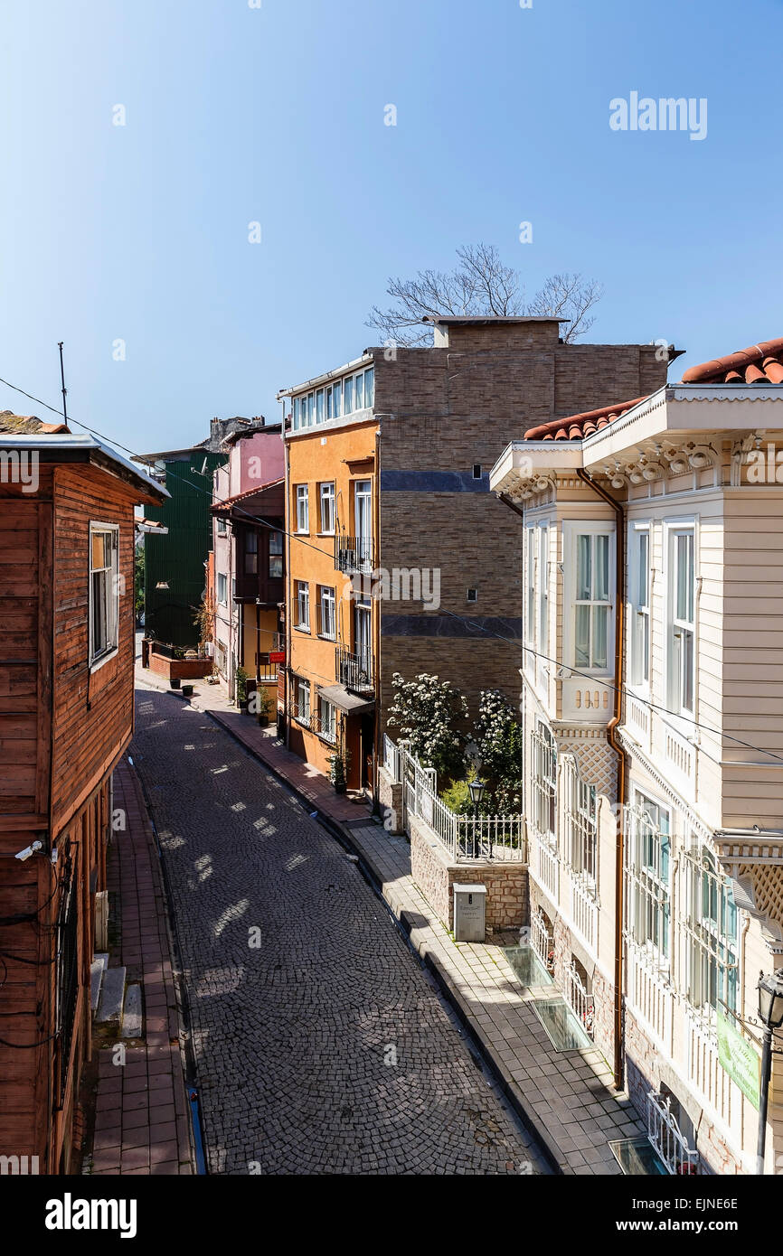 Small street istanbul hi-res stock photography and images - Alamy