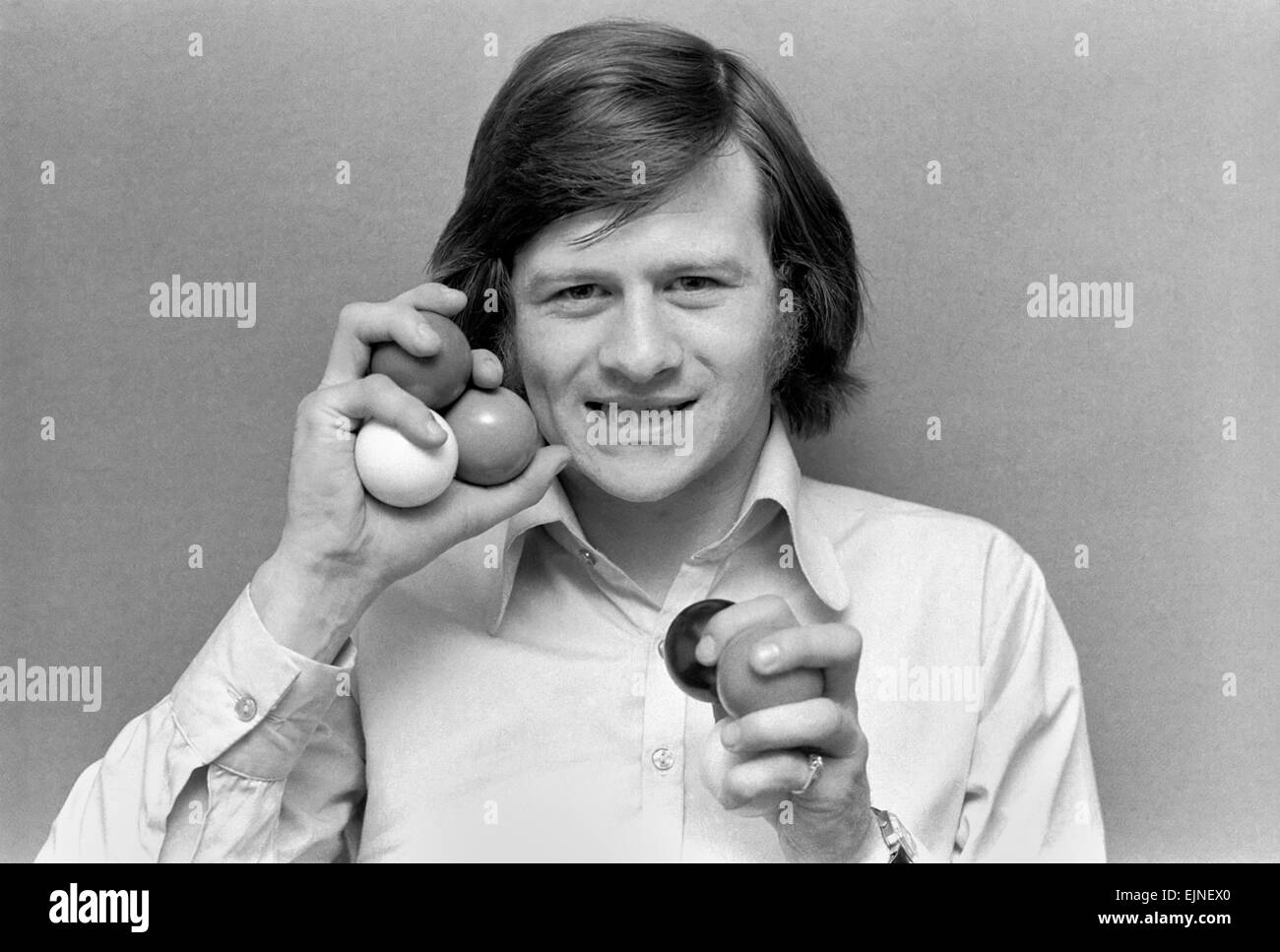 World snooker champion Alex "Hurricane" Higgins pictured in his manager ...