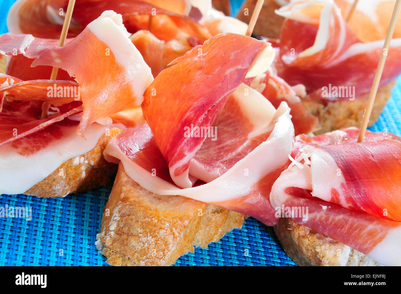 Jamon de serrano hi-res stock photography and images - Alamy