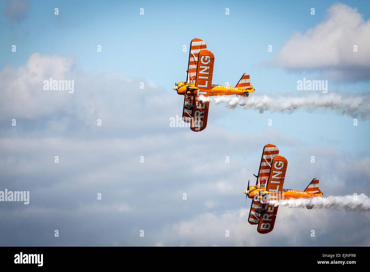 Wing walk plane hi-res stock photography and images - Alamy
