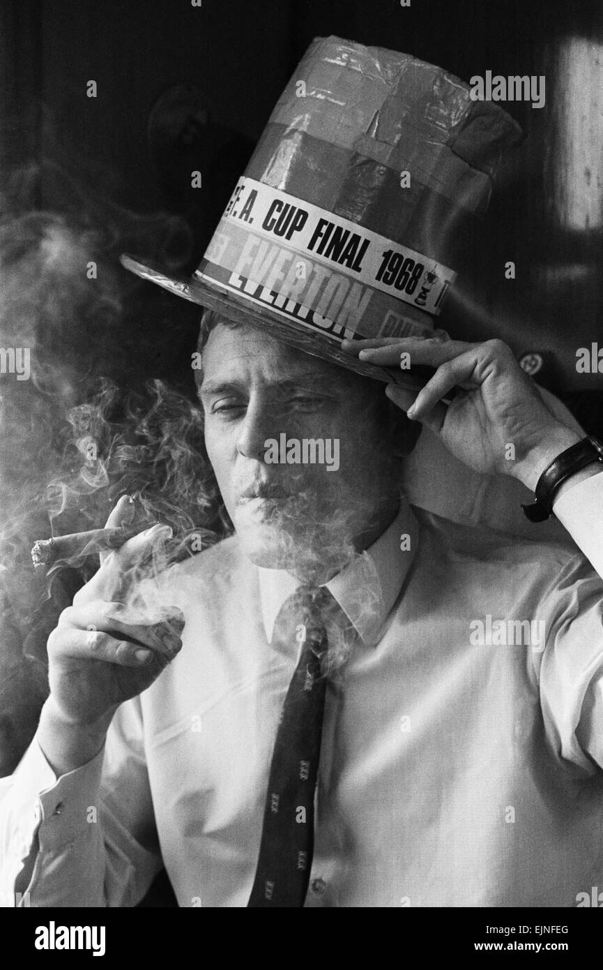 Everton players return home after losing the 1968 FA Cup Final to West ...