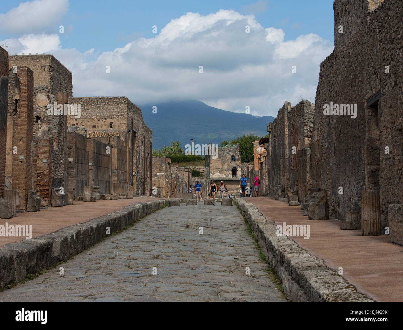 Pompeii, Naples, Italy ruins tourists Mount Vesuvius Stock Photo - Alamy