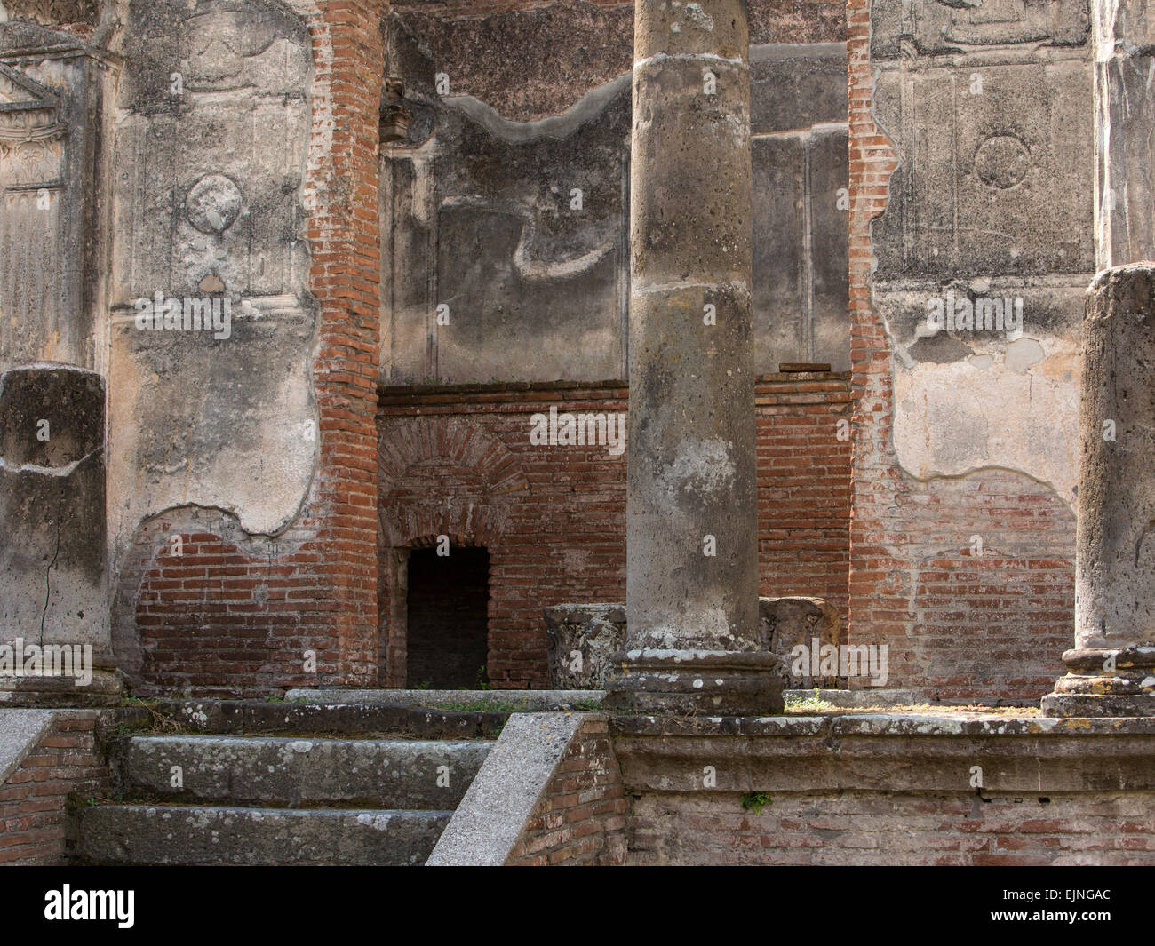 Pompeii, Naples, Italy ancient entrance to temple building Stock Photo ...