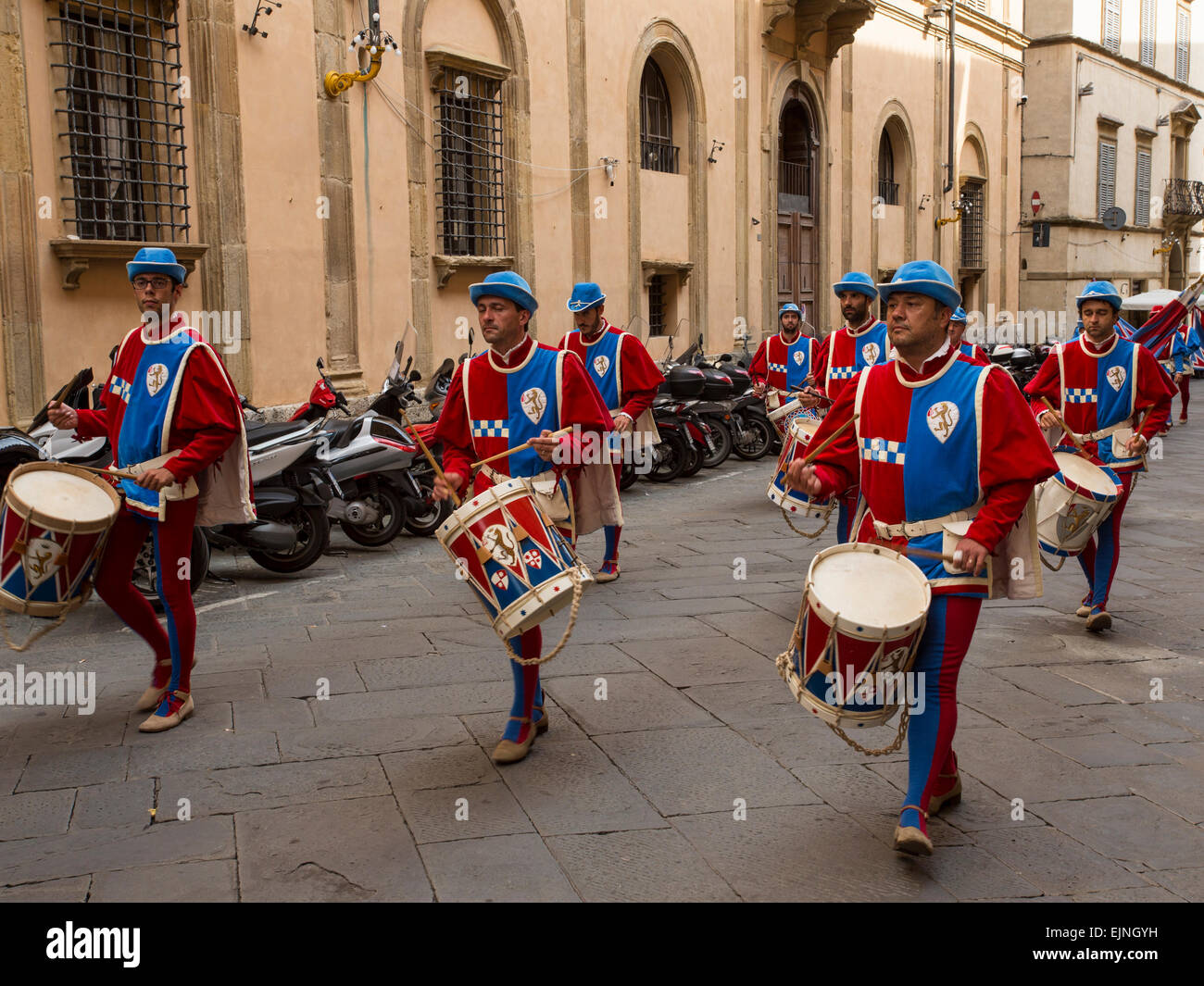 Siena, Italy historic Medeival Palio drummers Stock Photo - Alamy