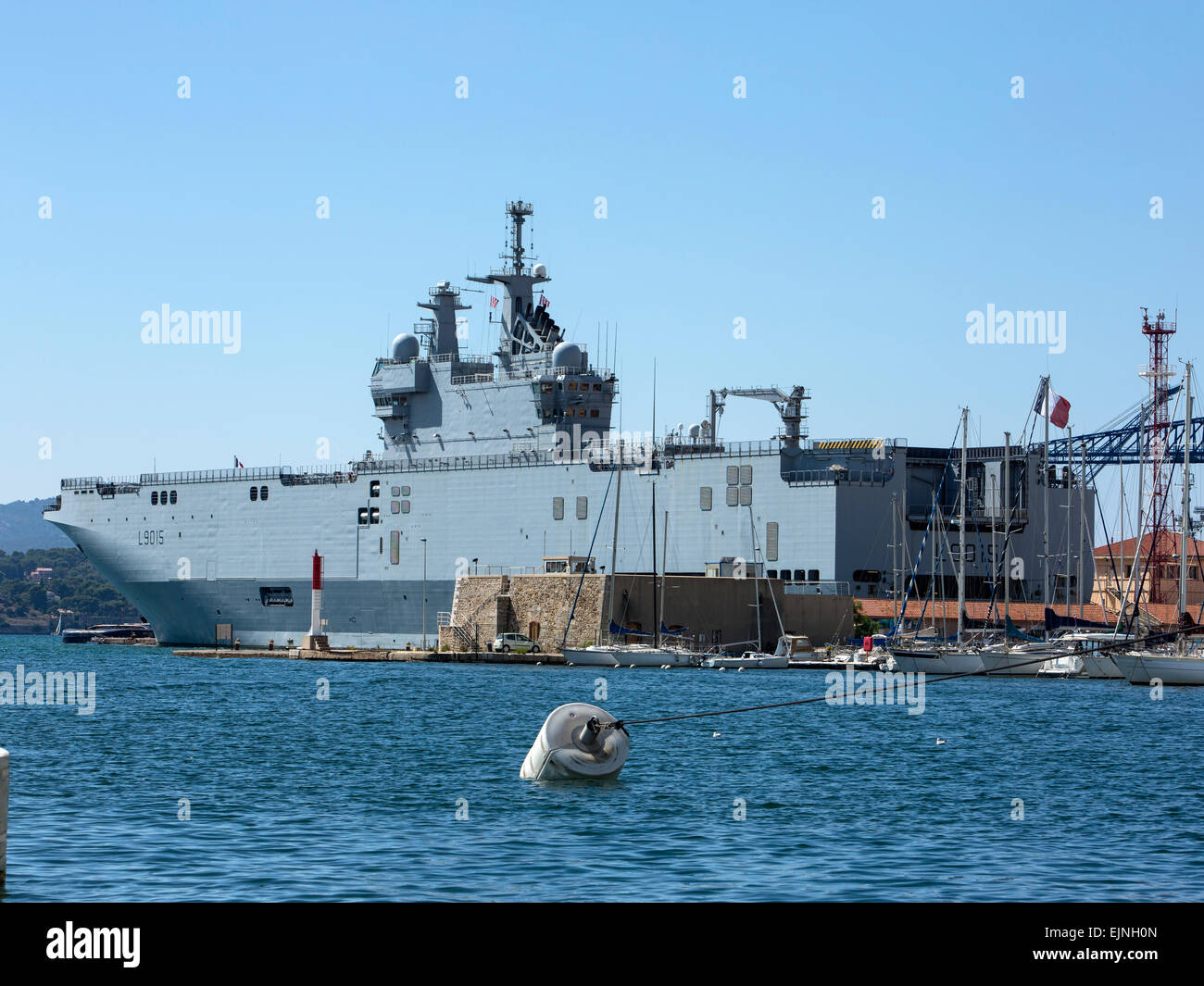 French amphibious assault ship hi-res stock photography and images - Alamy