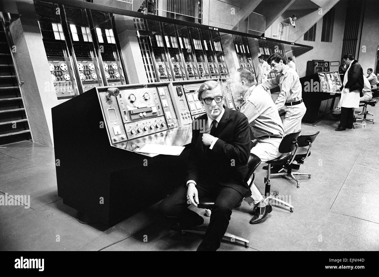 Billion dollar brain hi-res stock photography and images - Alamy