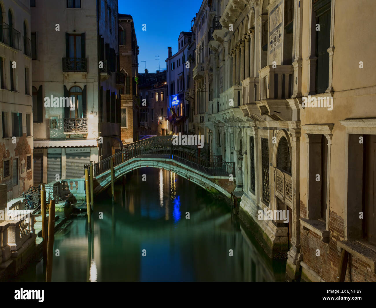 Small bridge at night hi-res stock photography and images - Alamy