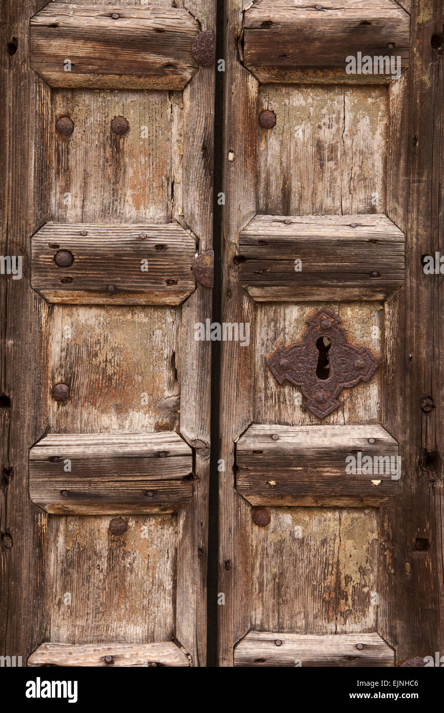 Ancient door lock hi-res stock photography and images - Alamy