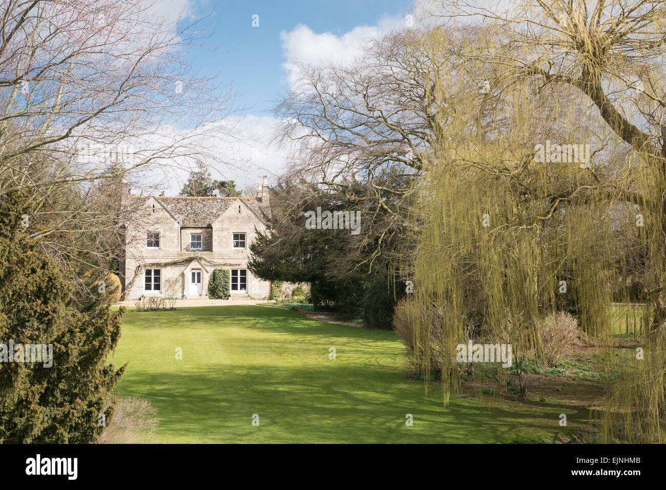Riverside home hi-res stock photography and images - Alamy