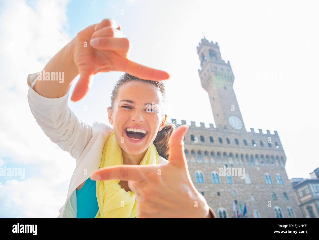 Hands framing landscape hi-res stock photography and images - Alamy